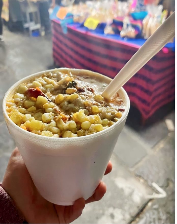 Elotes en vaso: ¿con chile del que pica o el que no pica? | Saborearte