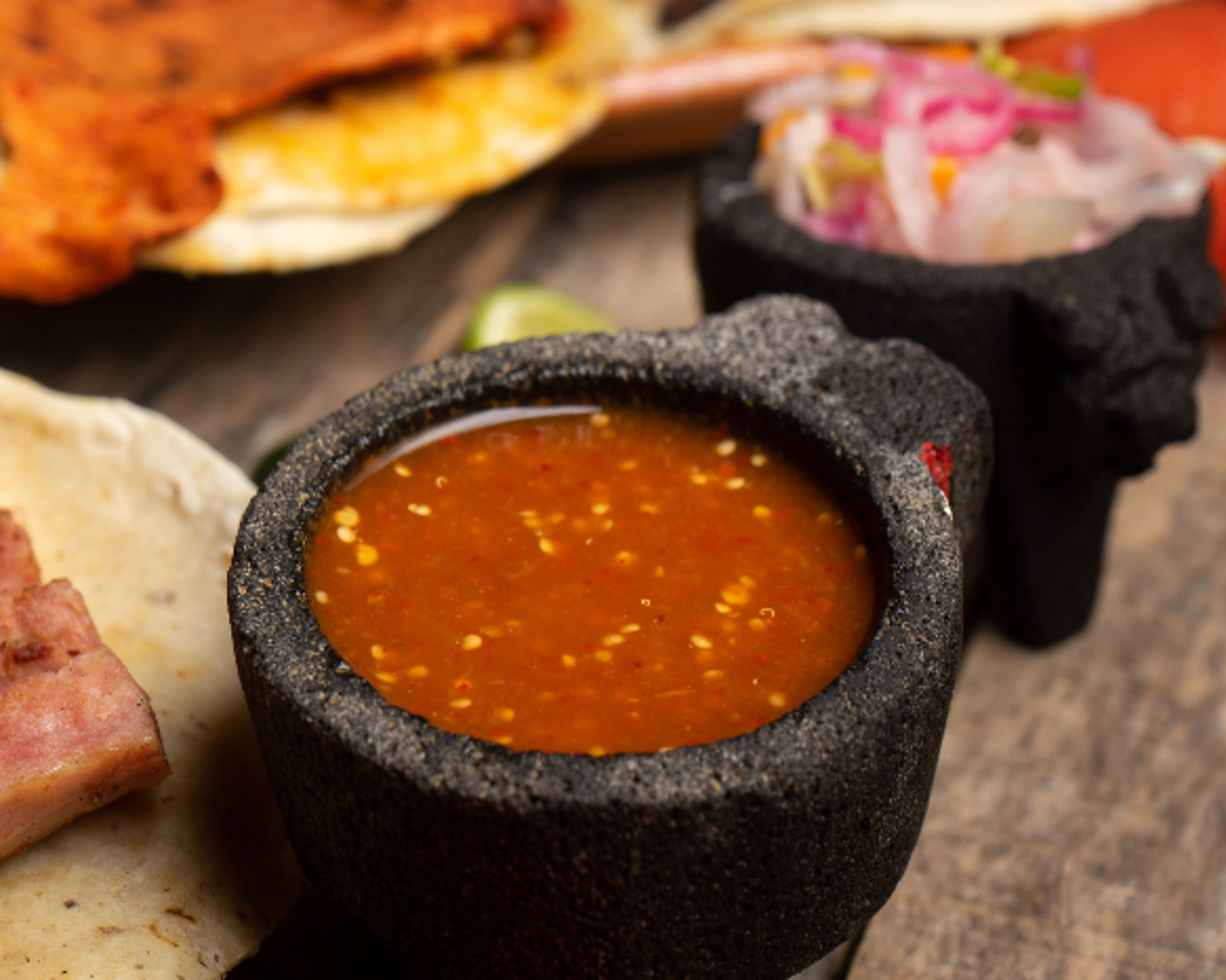Un viaje culinario a través de las salsas tapatías | Saborearte