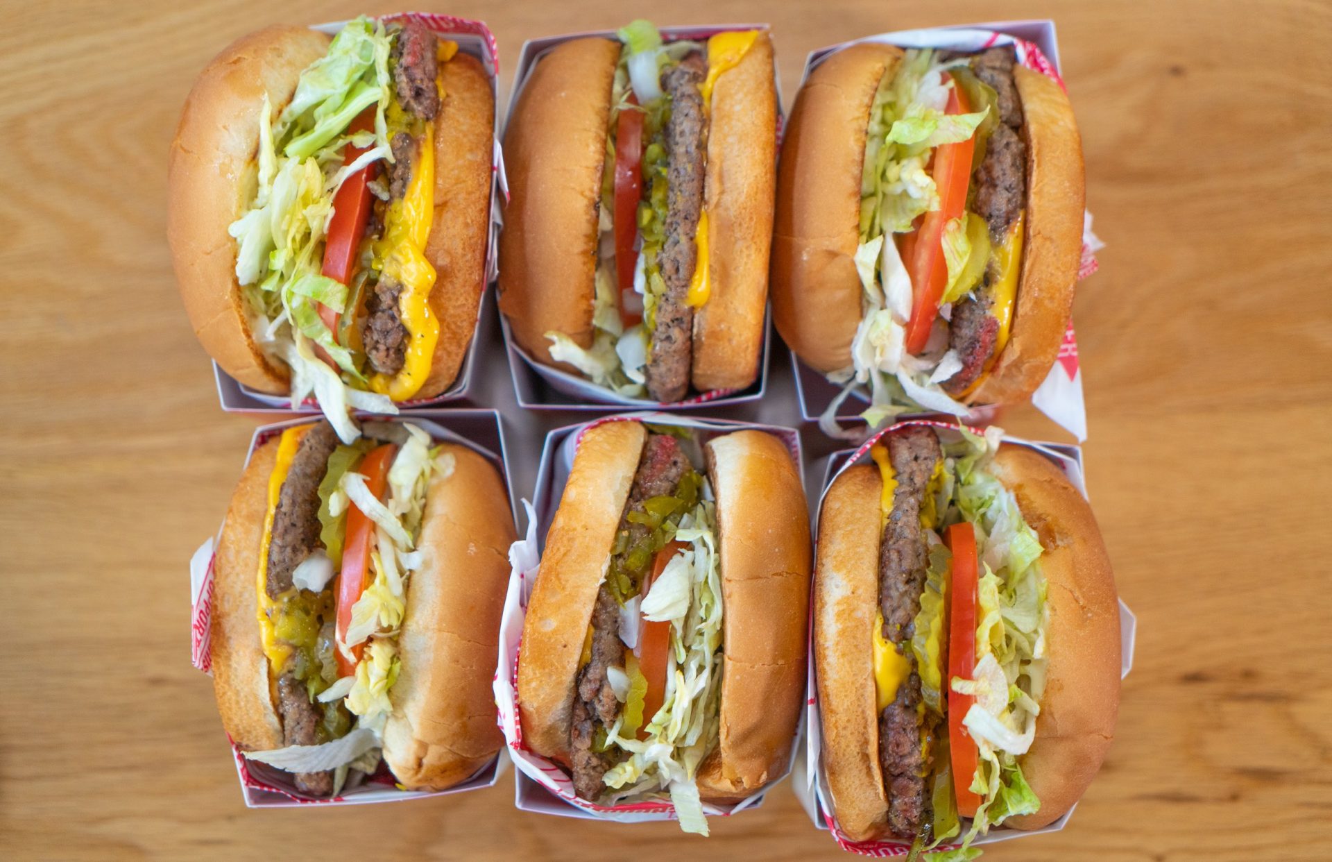 Fatburger, las hamburguesas que se hicieron famosas por mezclar ...