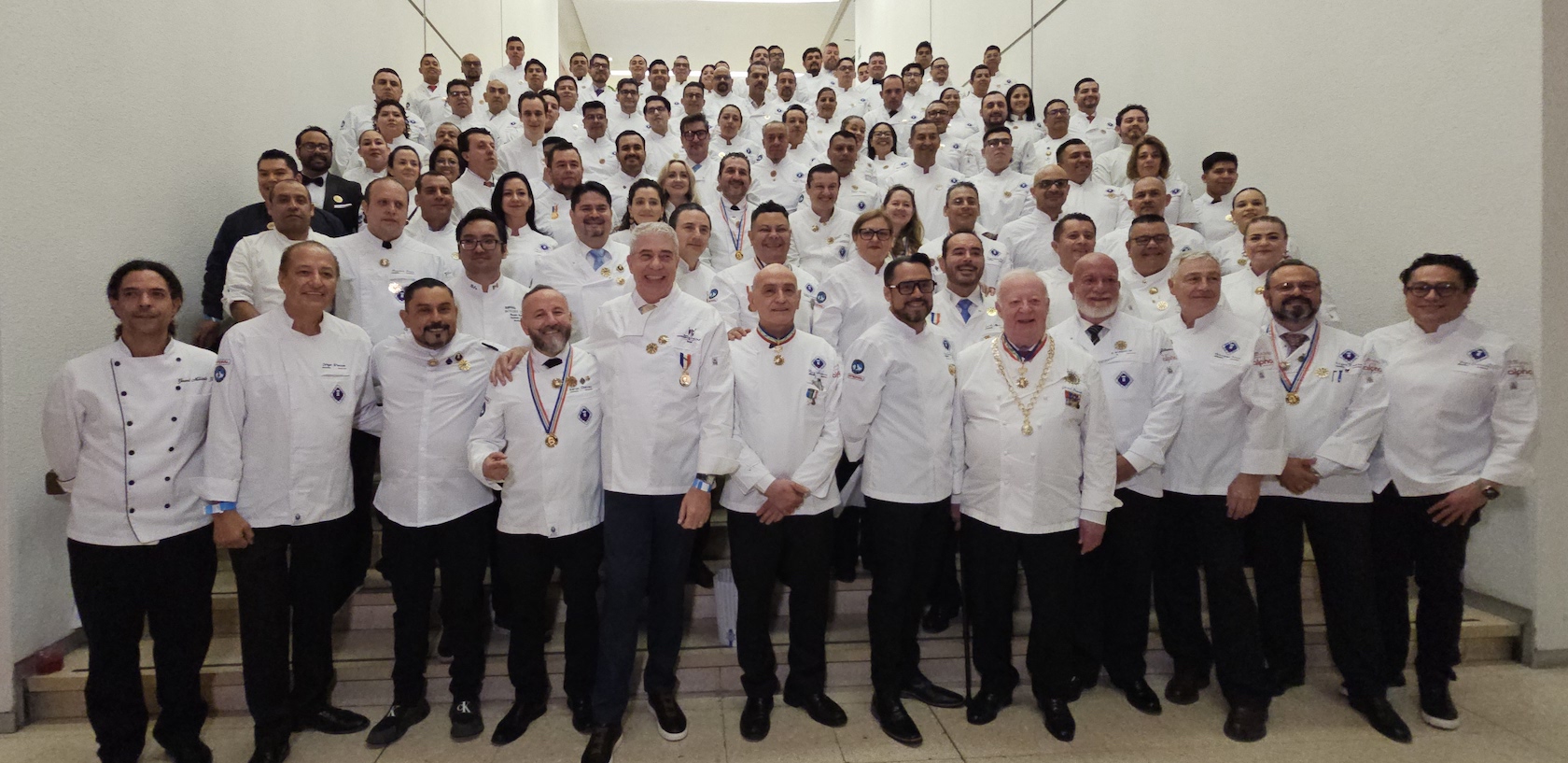 Celebración de la gastronomía en la Cena de Gala 2025 de Vatel Club ...